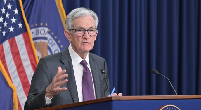 Powell anuncia la primera bajada de tipos desde el regreso de Trump