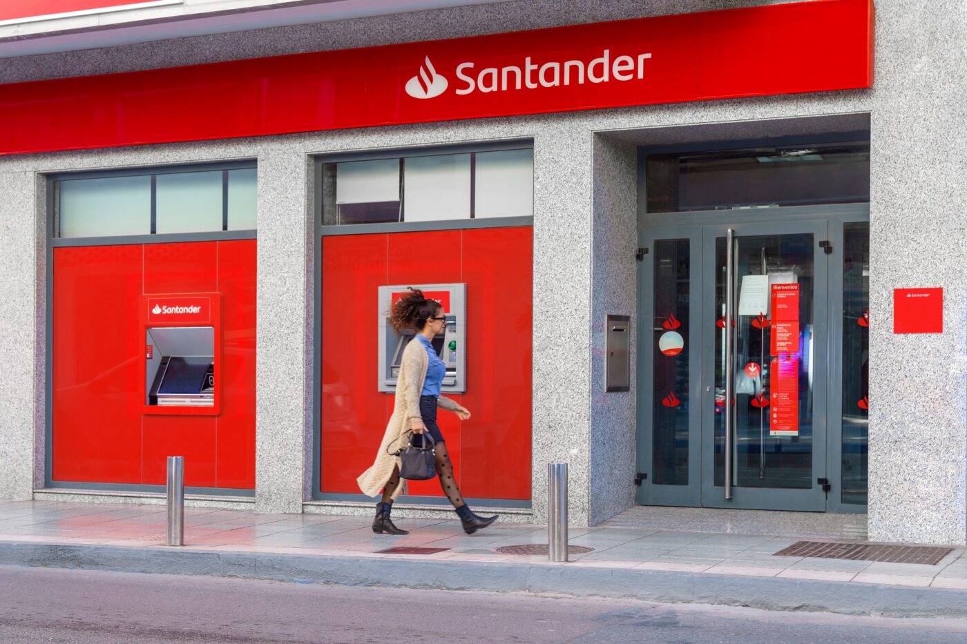 Banco Santander anuncia un dividendo récord y nuevas recompras de ...