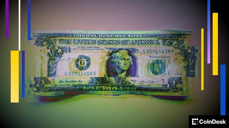 Bitcoin spot demand builds as short squeeze risk increases